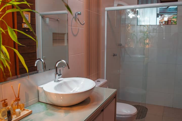 Suíte Master Casa Em Movimento / Welness & Work - Florianópolis