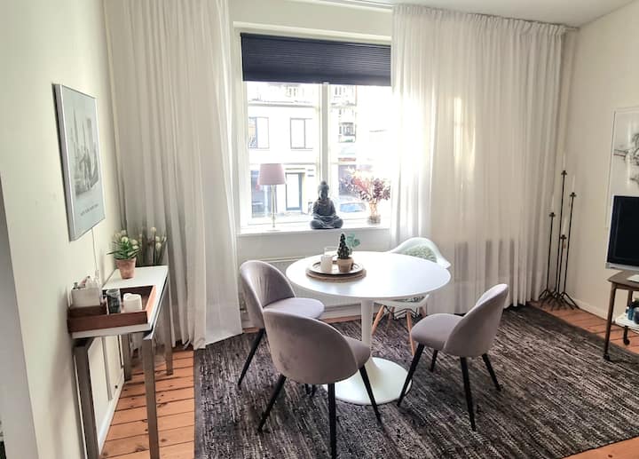 Hyggelig Og Lys. Stille Baggård Og Tæt På Alt - Aarhus