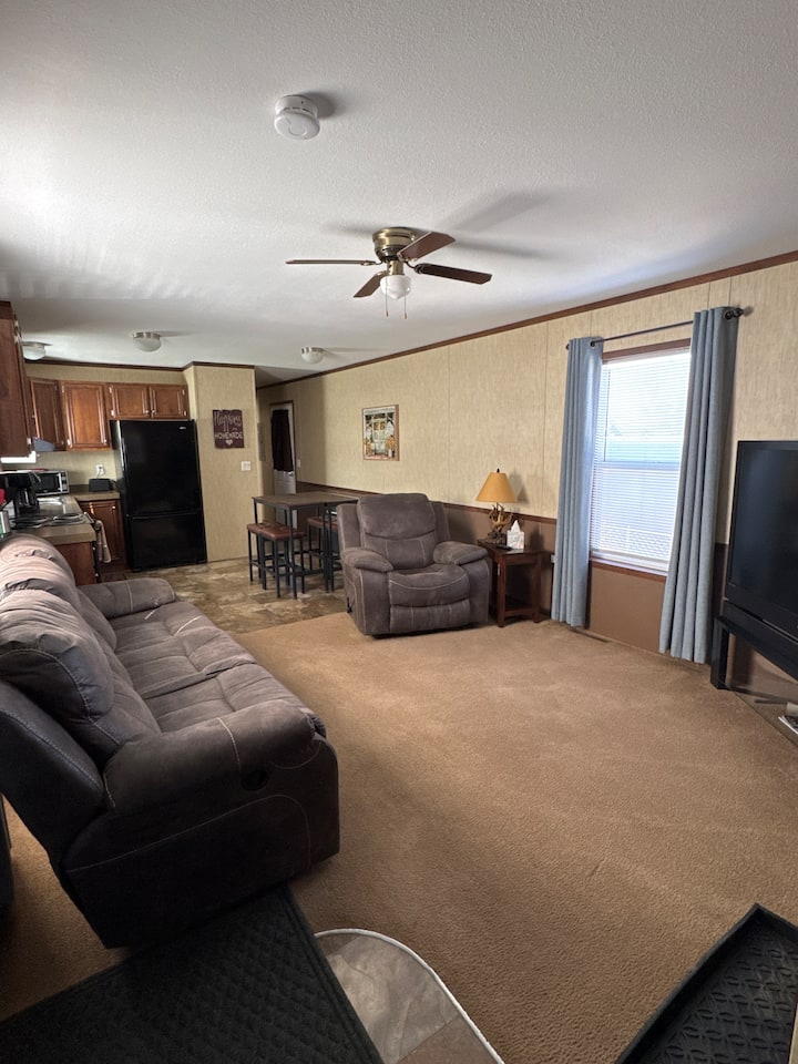 Comfortable 3-bedroom, 2-bath Home-casper - Casper, WY