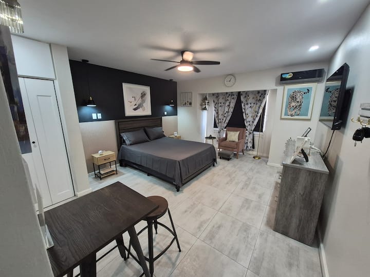 Studio Of Ascot - Kingston