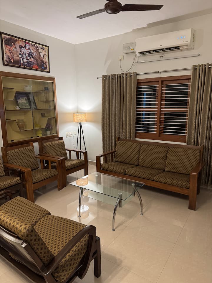 Home Stay/service Apartment
Calm Locality - Mangaluru