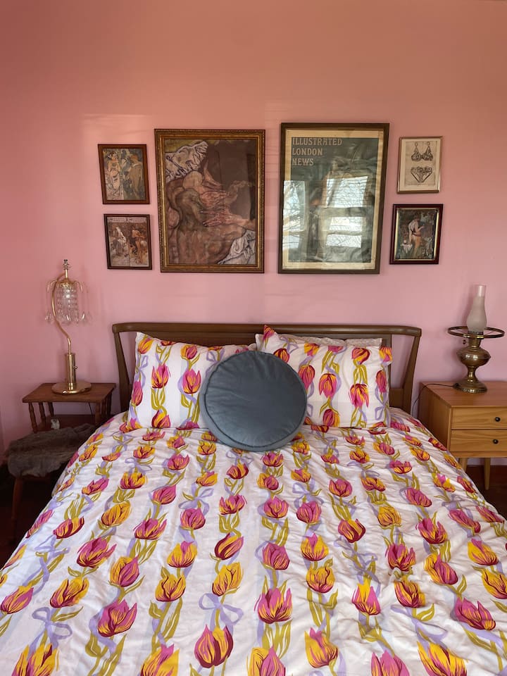 Artist Apartment Next To Horse Track - Hot Springs, AR