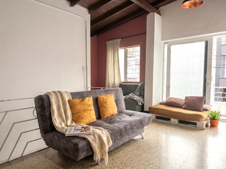Conoce Medellín Y Hospédate En Una Casa Completa - Medellín
