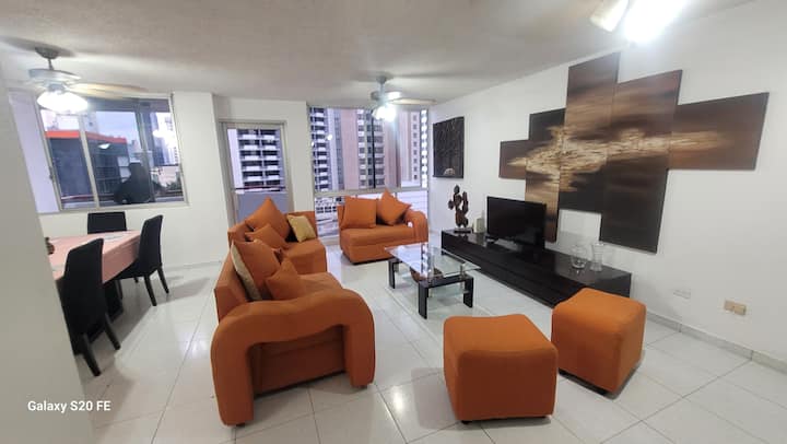Apartamento Amplio, Central Y Confortable 140mts. - Panamá