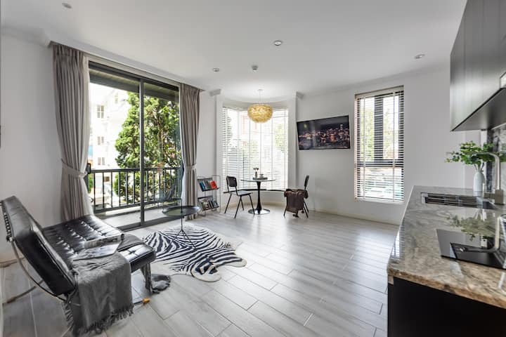 By.stay Dalat🤍🖤 Black N White Studio Edition 🤍🖤 - 달랏