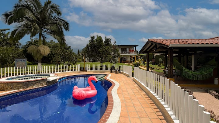 Villa Refugio I Piscina Privada + Serv. Limpieza - Armenia, Colombia