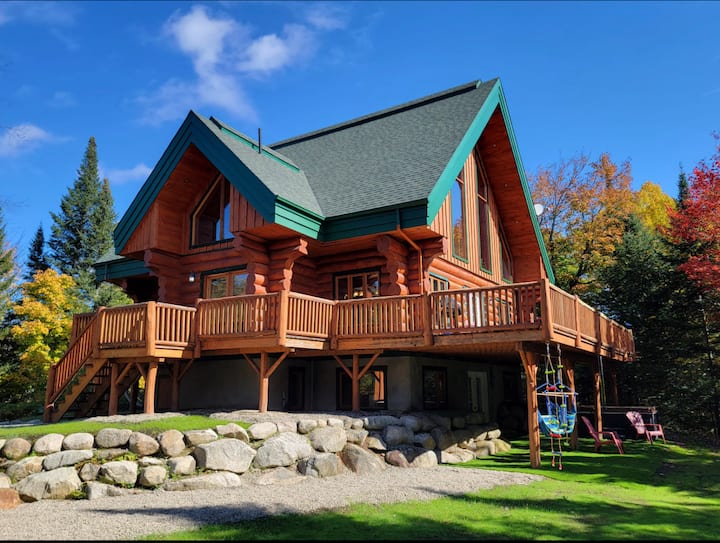 ÉVasion Tremblant: Spa, Billard, Babyfoot , Poker - Quebec