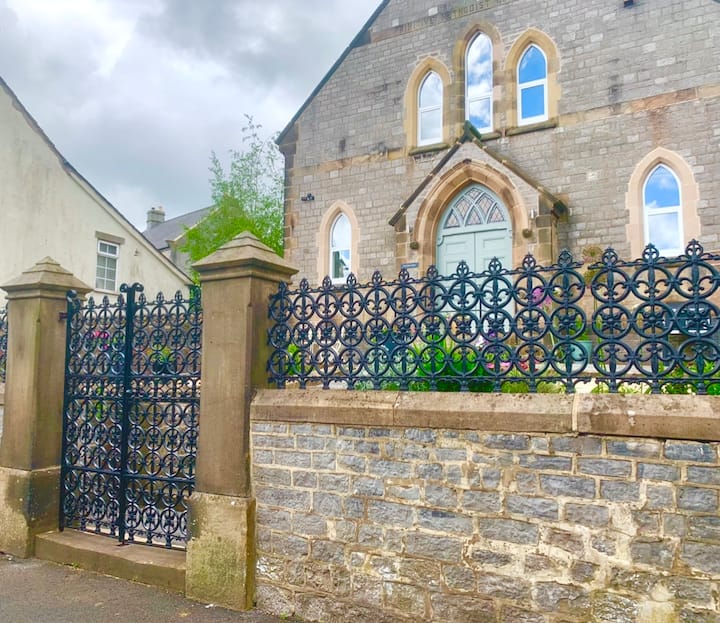 The Vault At The Old Chapel -With Parking Space - Castleton