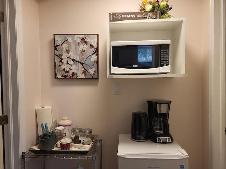 Large Space Private Bath - Kingston