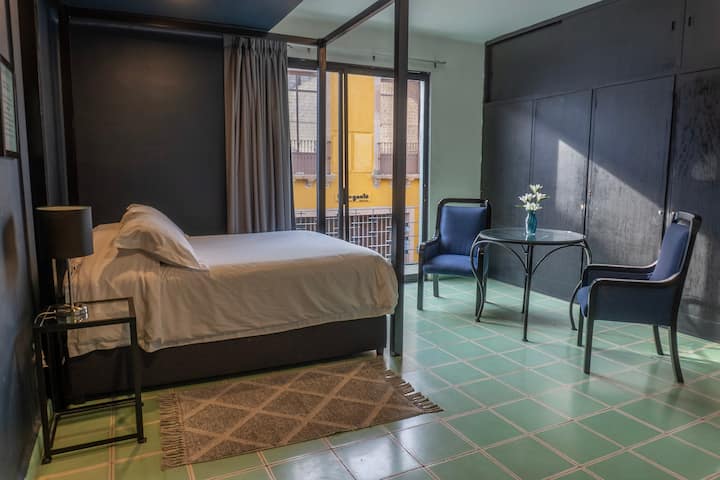 Charming Apartment With Balcony In Centro - León