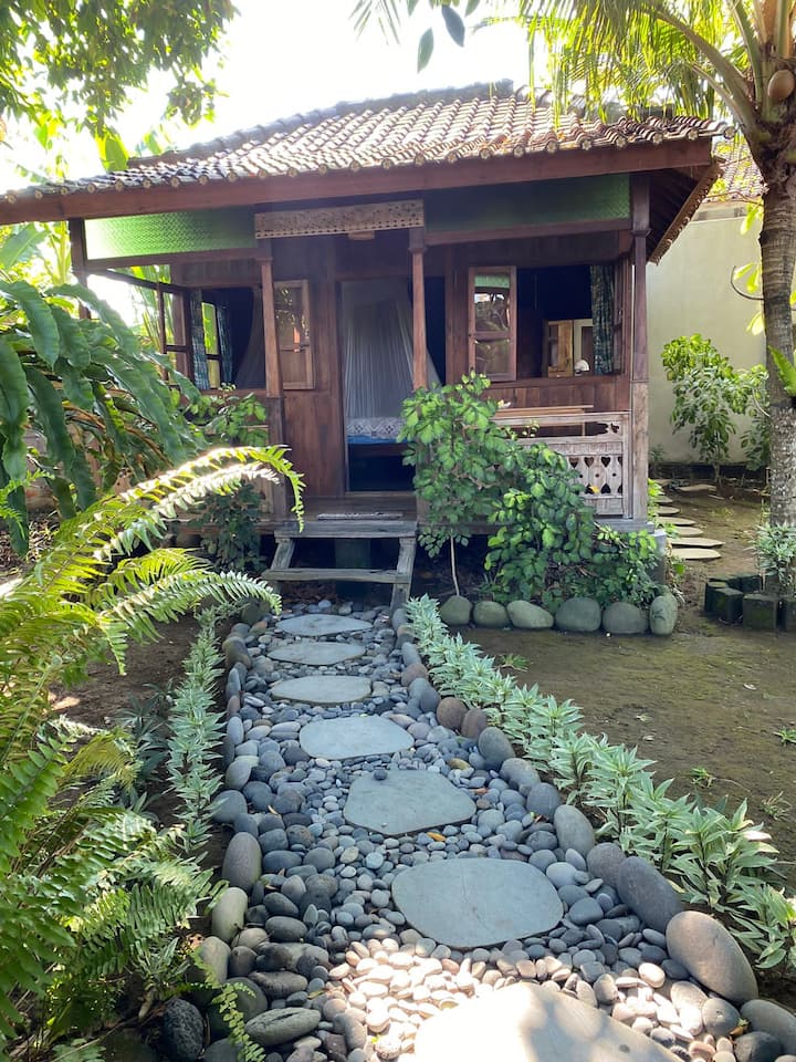Privat Wooden House In The Garden With Shower Wc - Kuta