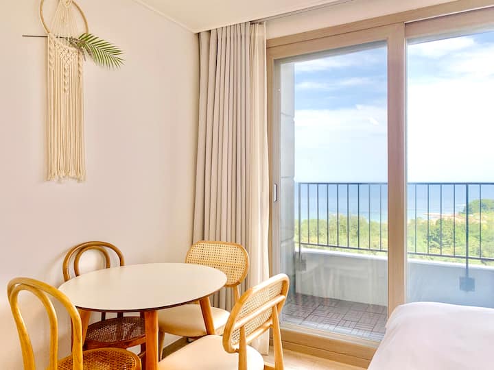 [Anon] 정면오션뷰+해돋이 • 속초해수욕장 도보5분 • 넷플릭스 • 취사 - Sokcho-si