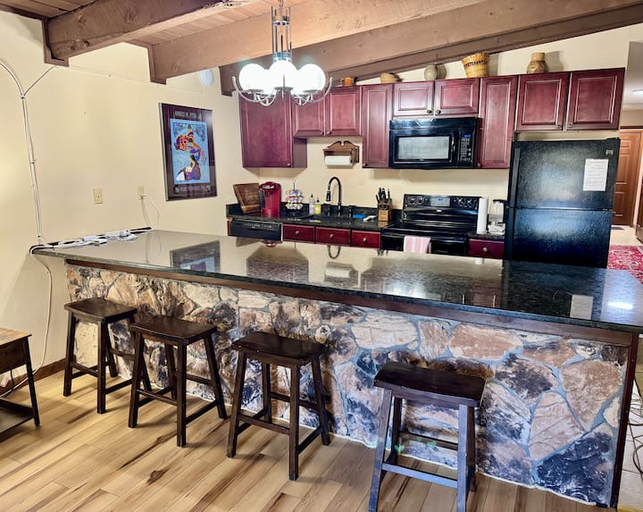 Angel Fire Condo 307sleeps 4 Walk To The Main Lift - Angel Fire, NM