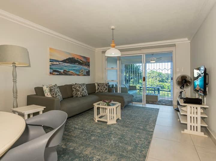 Stunning 2 Bedroom Apartment With Sea Views - Dolphin Coast