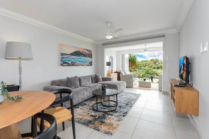 Stunning 2 Bedroom Apartment With Sea Views - Dolphin Coast