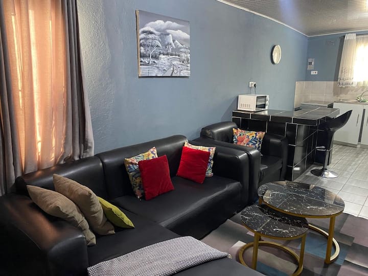 Soft On The Pocket-cottage In Parktown - Sudán