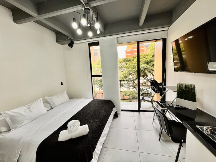 Apartaestudio302 Luxury En Laureles-la 70 C/balcón - Medellín