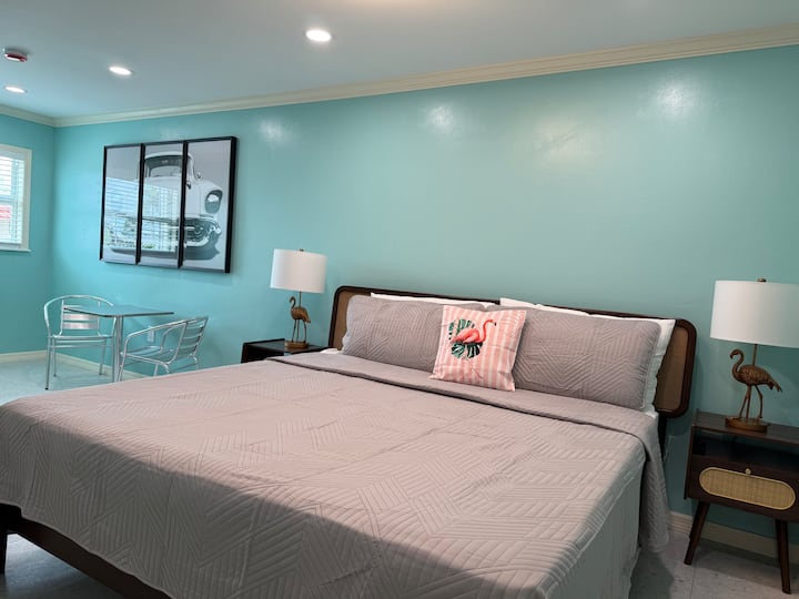 Flamingo Inn-203-beach King Room With ’50s Charm - Fort Myers Beach, FL