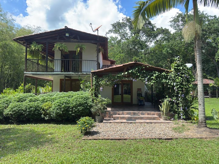 Hermosa Casa Campestre Con Piscina. - Colombia