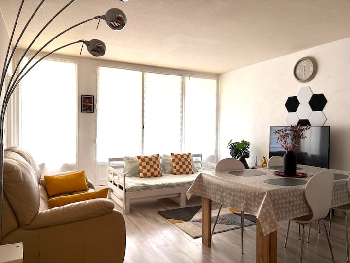 Appt Rénové Lumineux + Balcon - Centre 8min à Pied - Angers