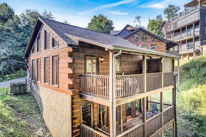 2 King Suites  Near Dollywood  No Steep Roads - Pigeon Forge, TN