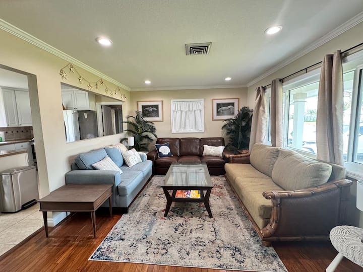 Charming Venice Cottage! - Venice, FL