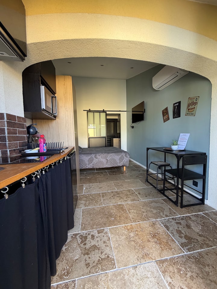 Studio D’hôtes Indépendant Climatisé- Wifi/netflix - Miramas
