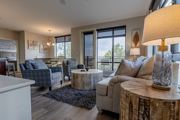 Luxurious Downtown Corner Views 2 Bed 2bath-#211 - Nashville