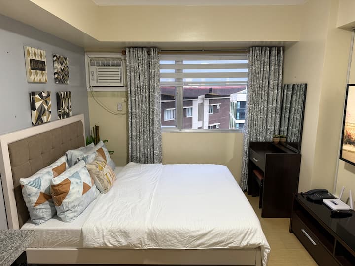 Avida Tower1 Studio Condo
With Netflix & Wi-fi - Iloílo