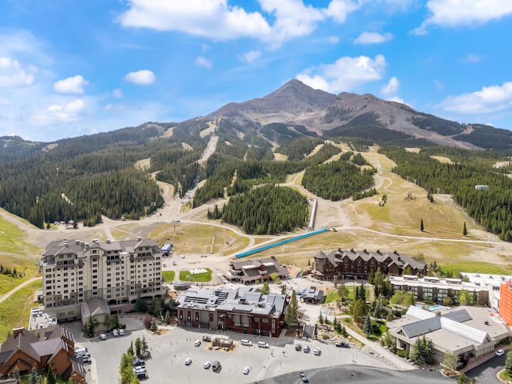 Spacious Condo With Ski Slope Views Near Base Area - Big Sky, MT