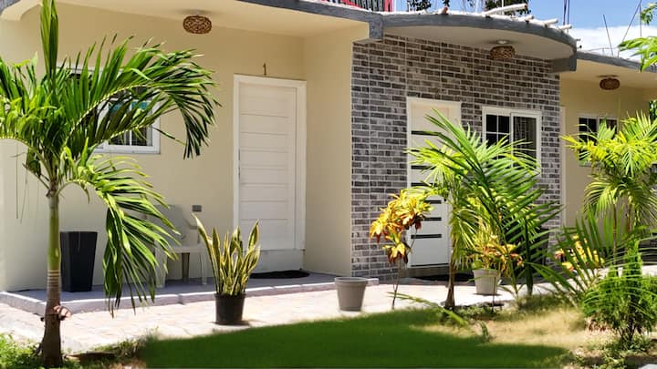 Breathe Easy Apt 2 - Negril