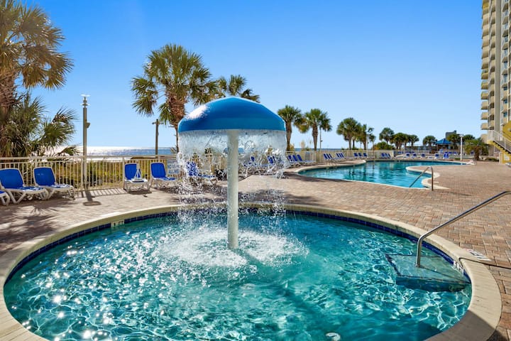 12th Floor Oceanfront Condo W/ Shared Pool, Free Wifi, Balcony, Shared Hot Tub - North Myrtle Beach, SC