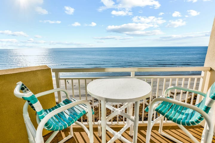 Upgraded Oceanfront 1br | Pool | Hot Tub | Balcony - North Myrtle Beach, SC