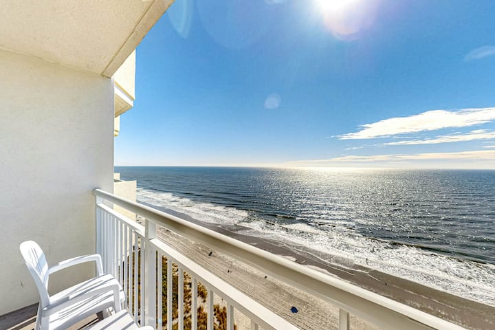 17th-floor Oceanfront Condo W/ Pool And Hot Tub Access, Wifi, And Central Ac - North Myrtle Beach, SC