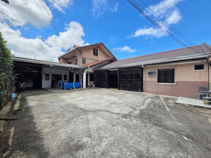 Antonia's Place Tagaytay(pool/billiards/karaoke) - Amadeo