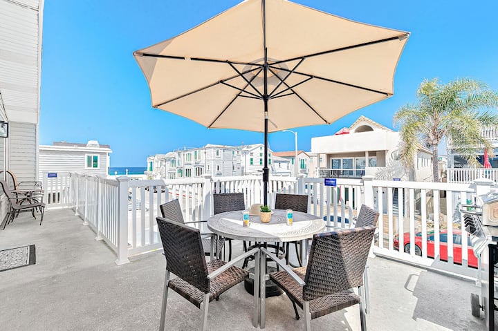 A Guest Favorite! | Comfy & Hyper Clean - Newport Beach, CA