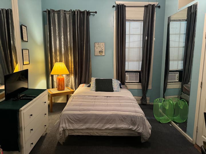 L1a Great Price/location Studio In Midtown Houston - Houston Rodeo & Livestock Parade
