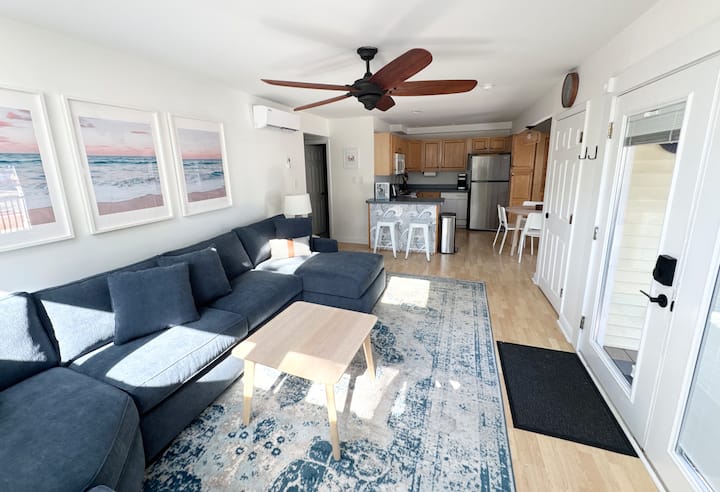 Bright Minimal Oceanblock Condo – Steps To Beach - Dewey Beach, DE