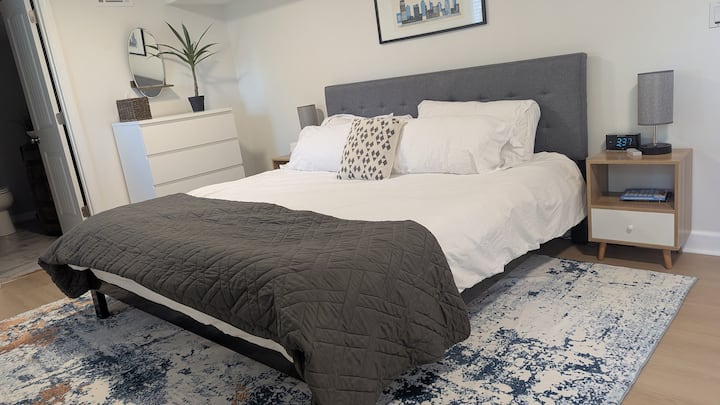 Modern King Suite In Quiet South Nashville - Nashville, TN
