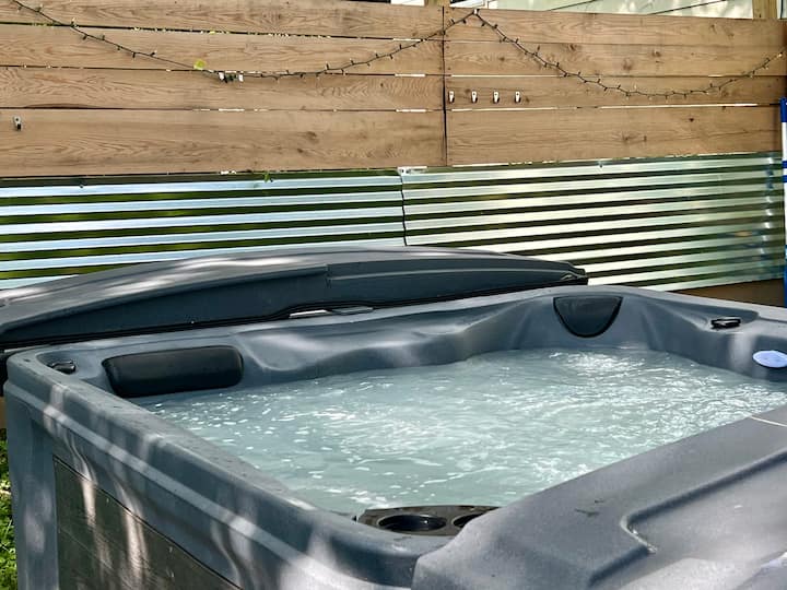 5 Br | Soak In Hot Tub | 5 Mins To Niagara Falls - Niagara Falls