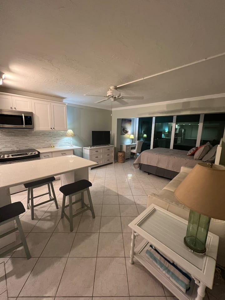 Cozy Ground Floor Studio - Great Kitchen - Stump Pass Beach State Park, Englewood