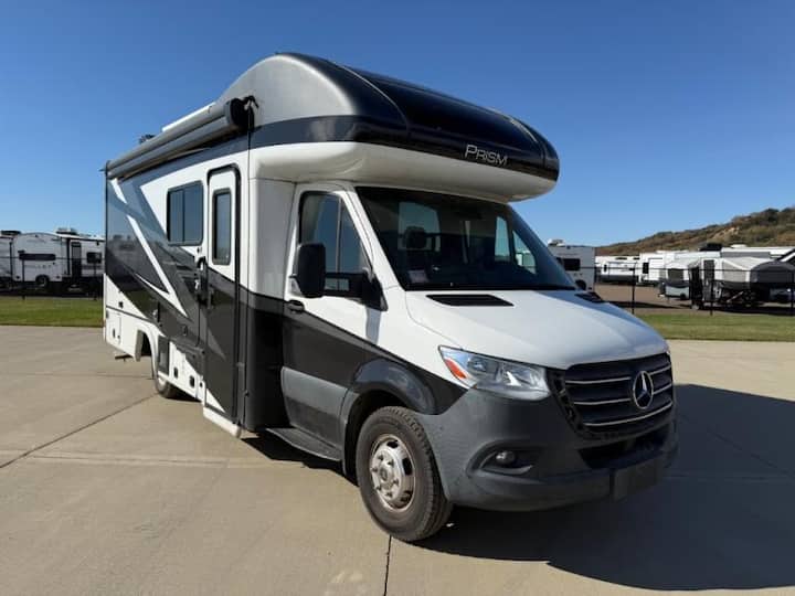 A Mobile Bedroom, Delivered To You! - 골든