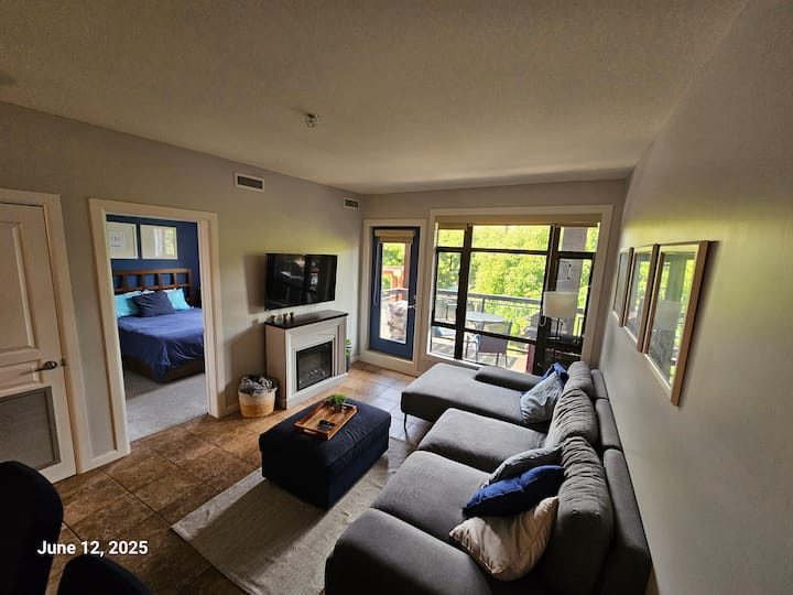 Sunbeach Kelowna(playa Del Sol)-pool/hot Tub - Kelowna