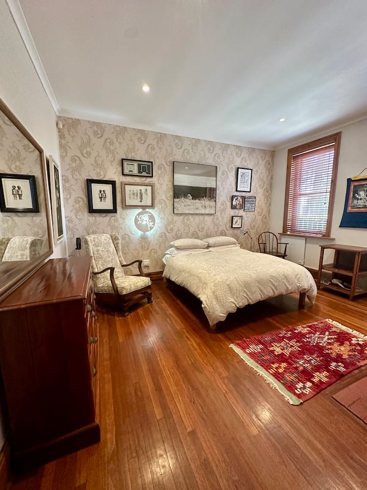 Camps Bay: Spacious, Close To The Beach! - Cape Town