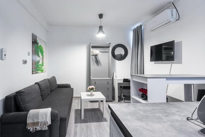 Grey’s Canopy - Bukarest