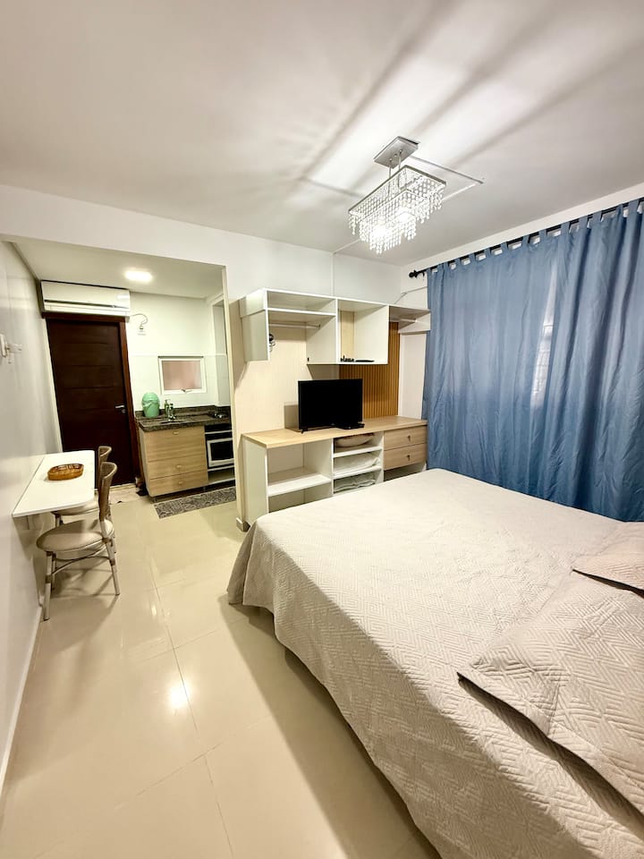 Flat A Uma Quadra Do Mar Em Meia Praia. - Itapema