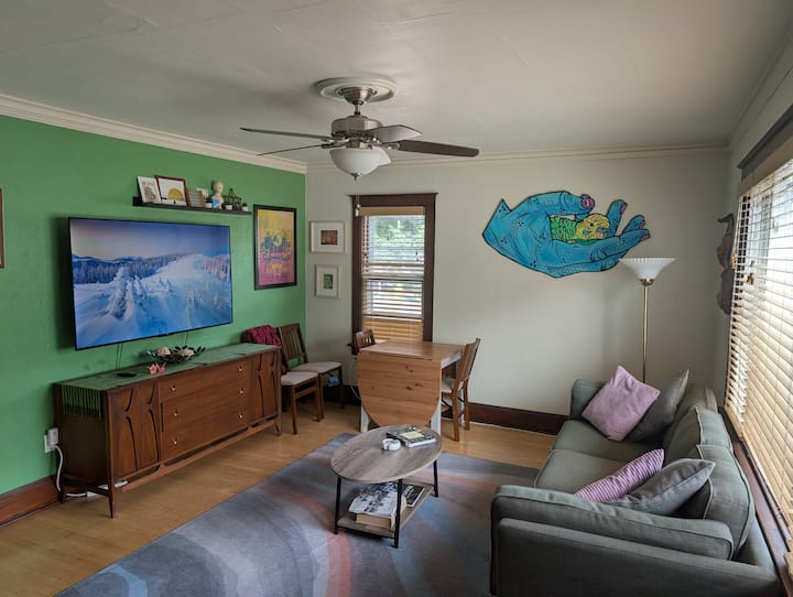 Bright 3br W/ Garage In Bayview (The Owl House) - Milwaukee, WI