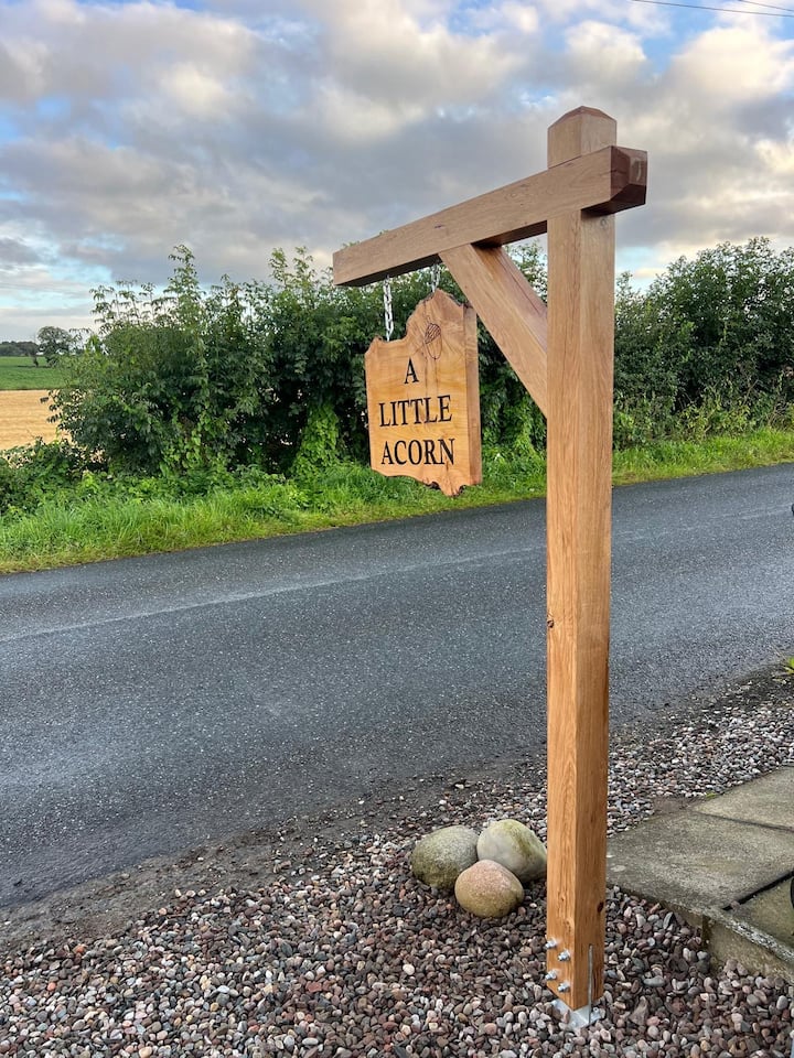 A Little Acorn Tibbermore -2 Bedrooms-free Parking - Perth