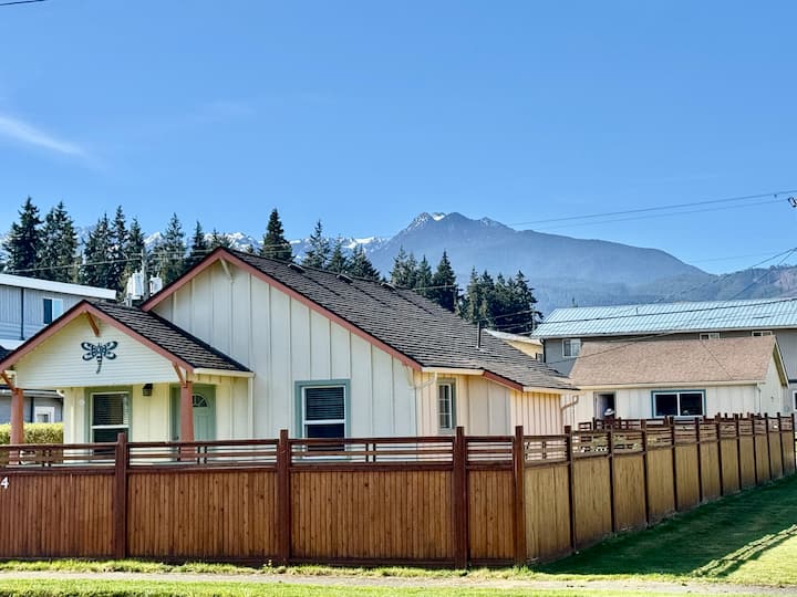 New Downtown Cottage-5 Min Walk To City Pier. - Port Angeles, Washington