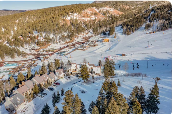 Cozy Ski In Ski Out Studio At The Ski Run! - Angel Fire, NM